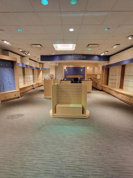 QuikSpace | The Mall of Victor Valley