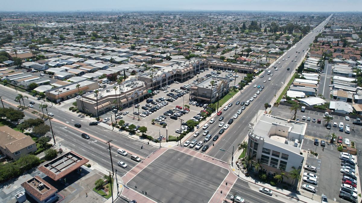 Magnolia Plaza - 14014-14092 Magnolia St | Retail Space