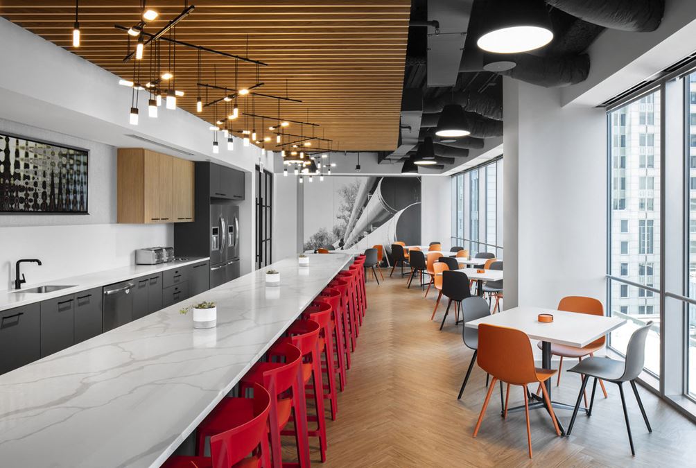 71 South Wacker Drive, Chicago, IL 60606 | CommercialCafe.com