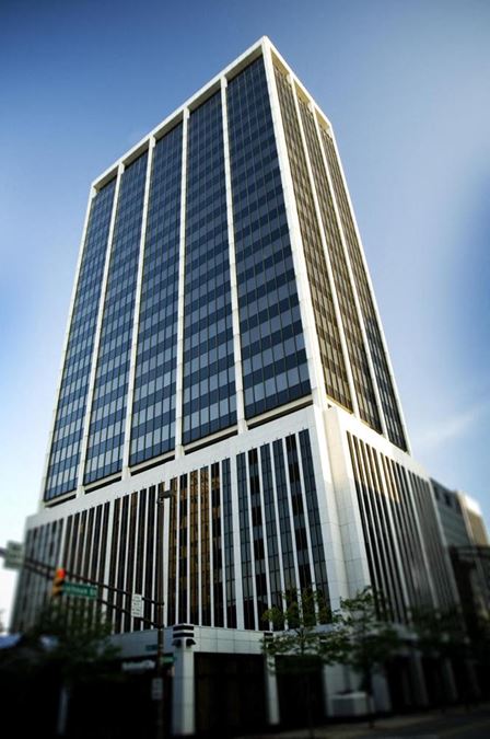 PNC Center Retail - 110 West Berry Street, Fort Wayne, IN | Retail Space