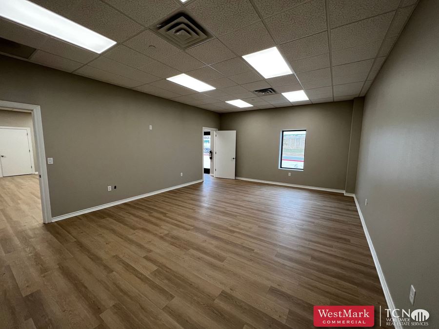 1001 S Loop 289 Ste 110, Lubbock - Industrial Space For Lease