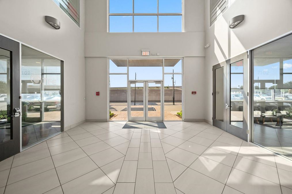 7102 N. Sam Houston Parkway W., Houston, TX | CommercialCafe.com