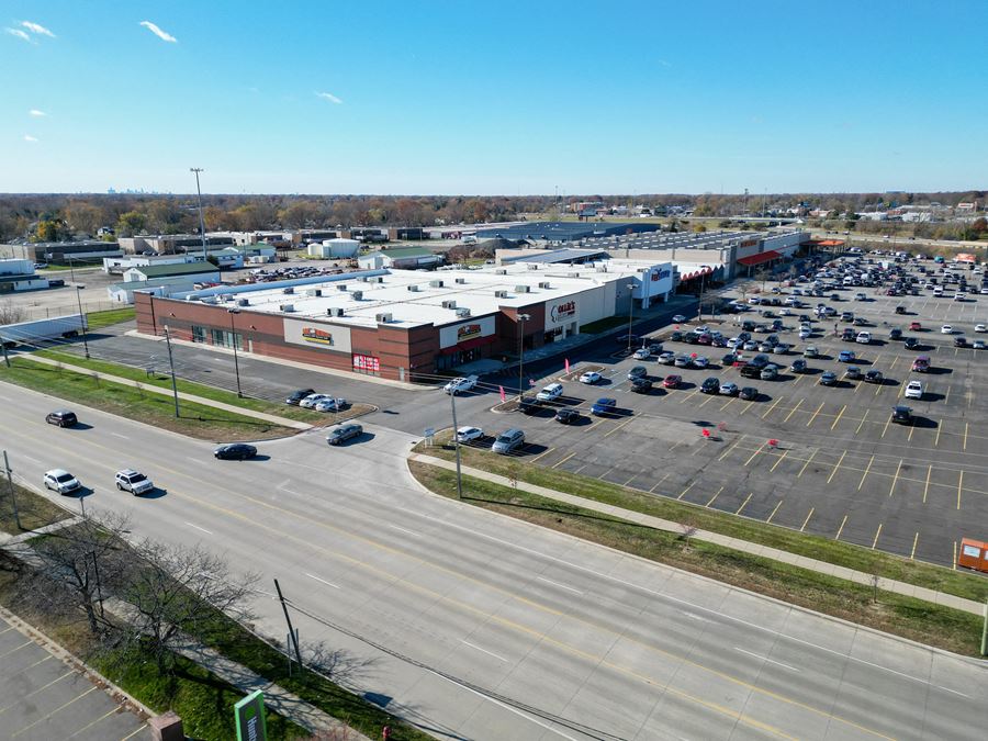 20600 E Thirteen Mile Road, Roseville, MI 48066 | CommercialCafe.com