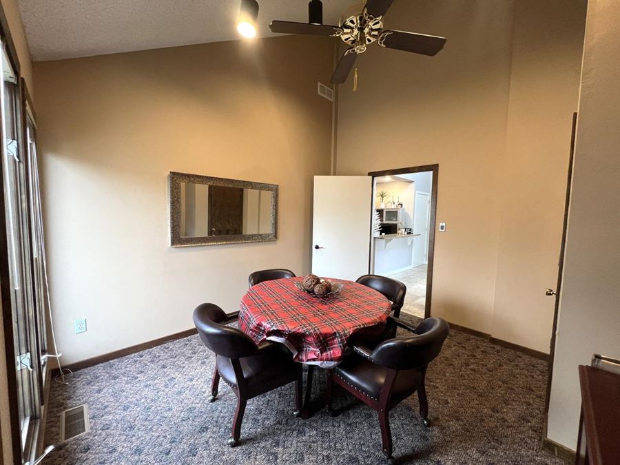 300 N Pottstown Pike, Exton, PA 19341 | CommercialCafe.com