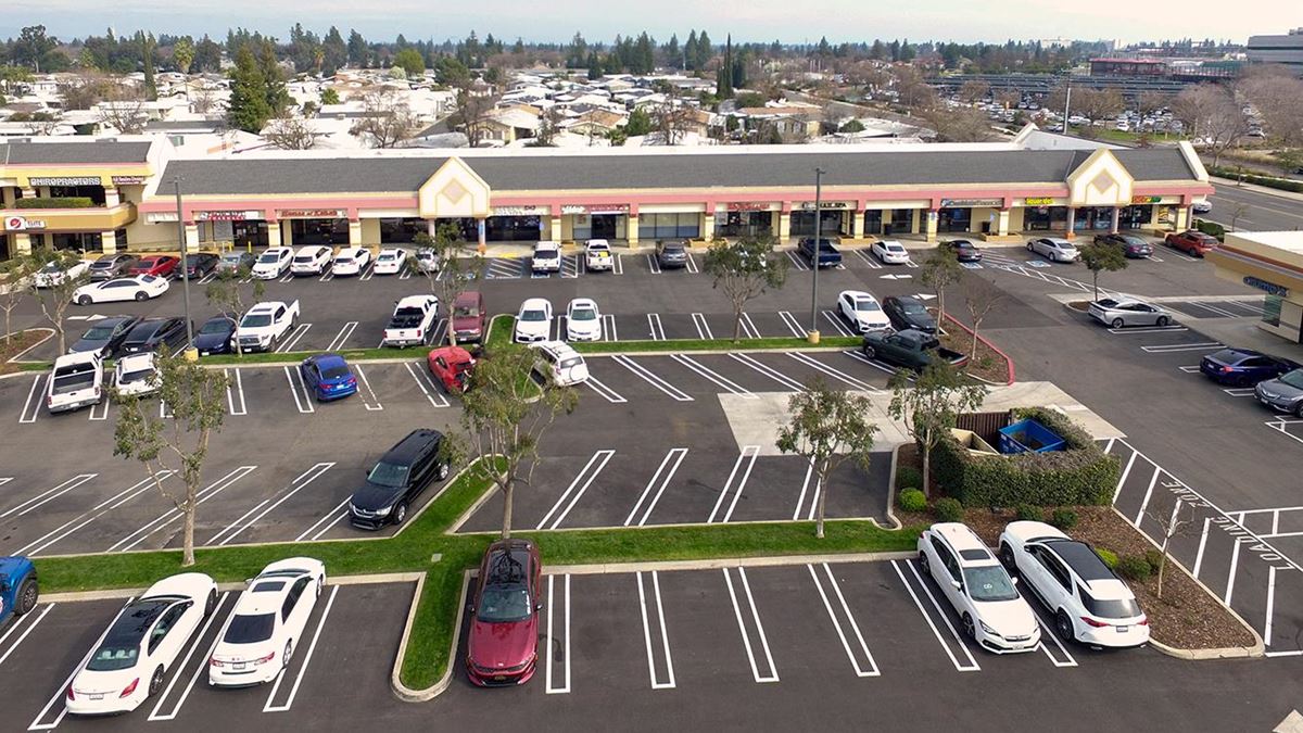 7410 North Fresno Street, Fresno, CA 93720 | CommercialCafe.com