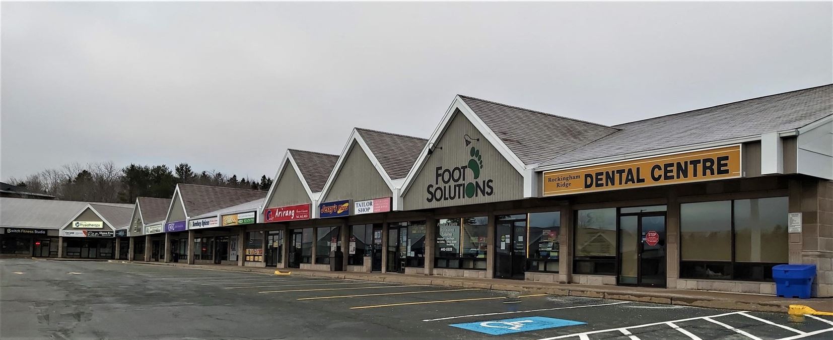 Rockingham Ridge Plaza - 30 Farnham Gate Rd, | Retail Space